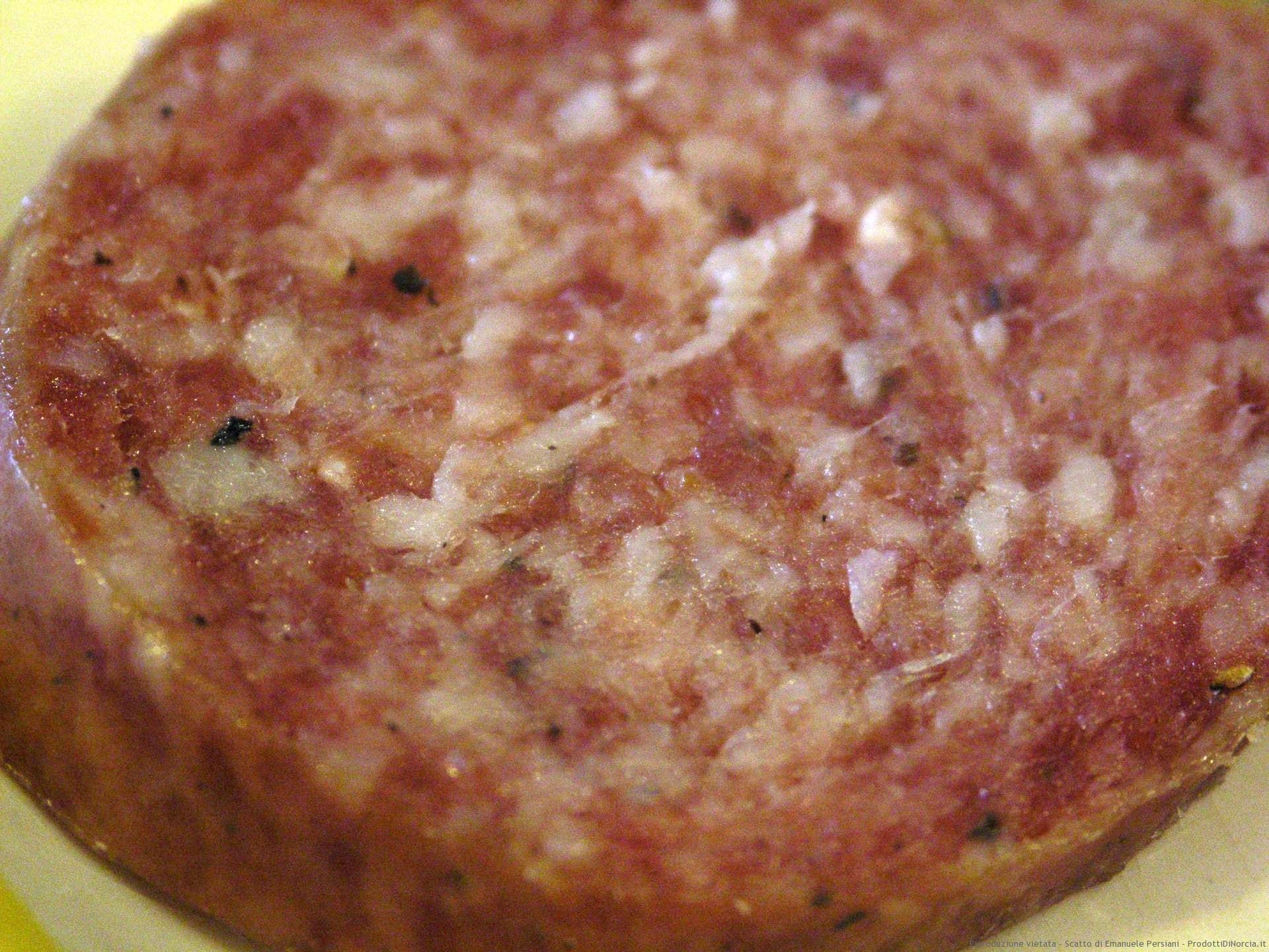 Il Ciauscolo IGP - il salame cremoso e spalmabile con marchio IGP